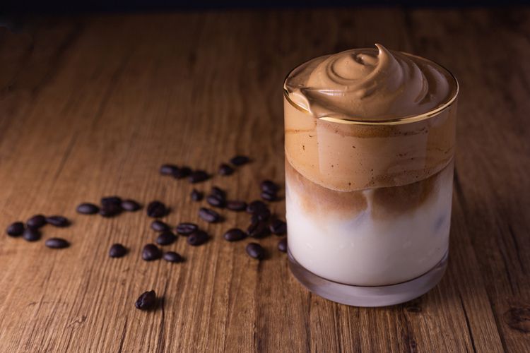 Dalgona Coffee, Peluang Bisnis Bermodal Kecil yang Kekinian Dalgona Coffee, Peluang Bisnis Bermodal Kecil yang Kekinian