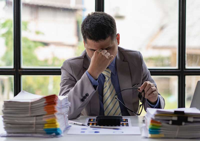 Demosi: Arti dan Bagaimana Bisa Terjadi — Tips Bisnis